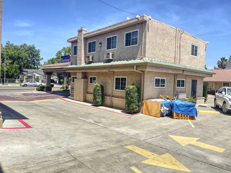 JulianBills.com: Travelodge Merced (Entrance Highway to Yosemite ...